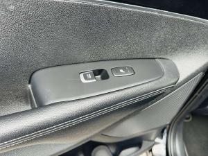 Black Kia Sorento 2015 in Alytus, with an engine capacity of 2.20 L and mileage of 150 thousand km for 13900 €, photo 12 on AUTOMOTO.COM.LV
