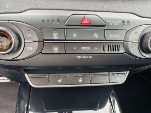 Black Kia Sorento 2015 in Alytus, with an engine capacity of 2.20 L and mileage of 150 thousand km for 13900 €, photo 17 on AUTOMOTO.COM.LV