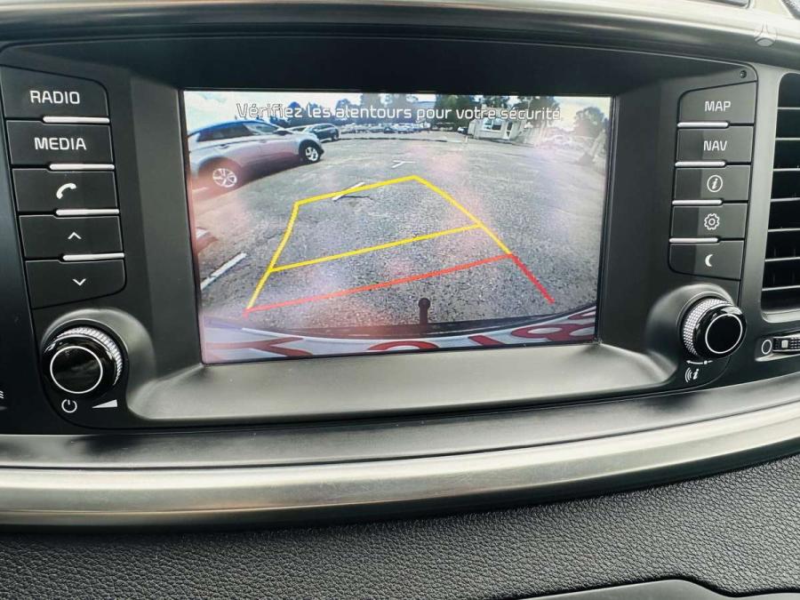 Black Kia Sorento 2015 in Alytus, with an engine capacity of 2.20 L and mileage of 150 thousand km for 13900 €, photo 21 on AUTOMOTO.COM.LV