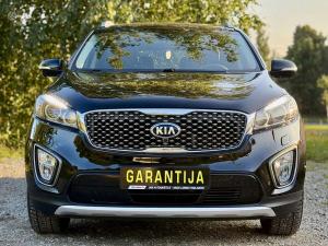 Black Kia Sorento 2015 in Siauliai, with an engine capacity of 2.20 L and mileage of 210 thousand km for 15950 €, photo 6 on AUTOMOTO.COM.LV
