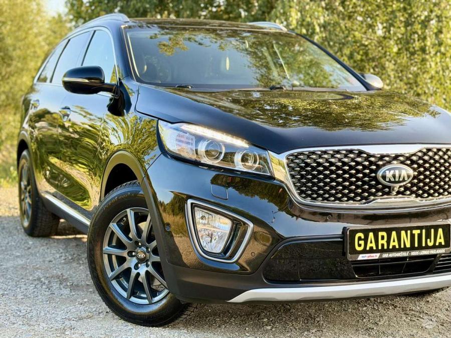 Black Kia Sorento 2015 in Siauliai, with an engine capacity of 2.20 L and mileage of 210 thousand km for 15950 €, photo 16 on AUTOMOTO.COM.LV