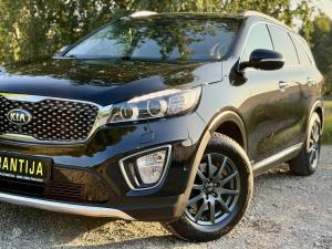 Black Kia Sorento 2015 in Siauliai, with an engine capacity of 2.20 L and mileage of 210 thousand km for 15950 €, photo 17 on AUTOMOTO.COM.LV