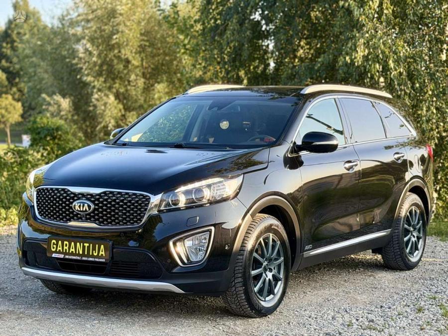Black Kia Sorento 2015 in Siauliai, with an engine capacity of 2.20 L and mileage of 210 thousand km for 15950 €, photo 22 on AUTOMOTO.COM.LV