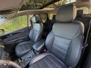 Black Kia Sorento 2015 in Siauliai, with an engine capacity of 2.20 L and mileage of 210 thousand km for 15950 €, photo 29 on AUTOMOTO.COM.LV