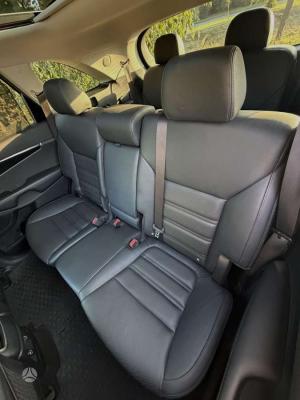 Black Kia Sorento 2015 in Siauliai, with an engine capacity of 2.20 L and mileage of 210 thousand km for 15950 €, photo 33 on AUTOMOTO.COM.LV