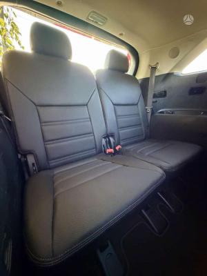 Black Kia Sorento 2015 in Siauliai, with an engine capacity of 2.20 L and mileage of 210 thousand km for 15950 €, photo 37 on AUTOMOTO.COM.LV