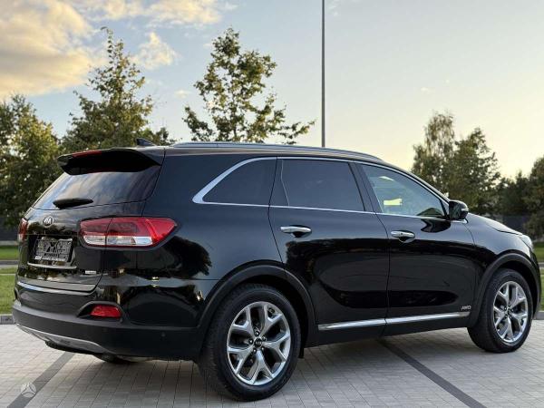 Kia Sorento 2015 in Siauliai on AUTOMOTO.COM.LV Black Kia Sorento 2015 in Siauliai, with an engine capacity of 2.20 L and mileage of 248 thousand km for 15950 €, photo 7 on AUTOMOTO.COM.LV