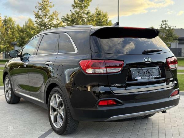Kia Sorento 2015 in Siauliai on AUTOMOTO.COM.LV Black Kia Sorento 2015 in Siauliai, with an engine capacity of 2.20 L and mileage of 248 thousand km for 15950 €, photo 8 on AUTOMOTO.COM.LV