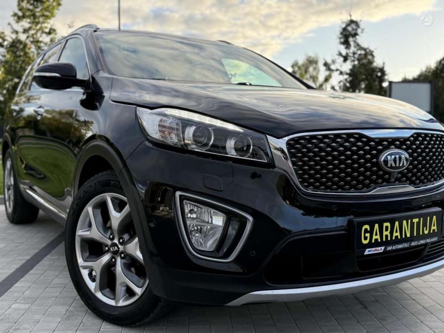 Black Kia Sorento 2015 in Siauliai, with an engine capacity of 2.20 L and mileage of 248 thousand km for 15950 €, photo 12 on AUTOMOTO.COM.LV