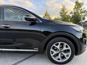 Black Kia Sorento 2015 in Siauliai, with an engine capacity of 2.20 L and mileage of 248 thousand km for 15950 €, photo 17 on AUTOMOTO.COM.LV