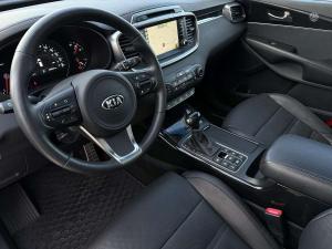 Black Kia Sorento 2015 in Siauliai, with an engine capacity of 2.20 L and mileage of 248 thousand km for 15950 €, photo 19 on AUTOMOTO.COM.LV