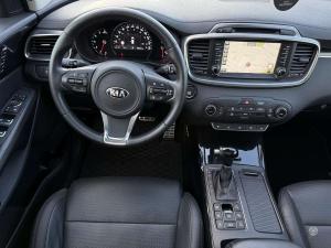 Black Kia Sorento 2015 in Siauliai, with an engine capacity of 2.20 L and mileage of 248 thousand km for 15950 €, photo 21 on AUTOMOTO.COM.LV