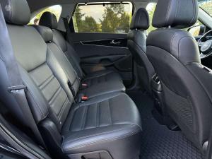 Black Kia Sorento 2015 in Siauliai, with an engine capacity of 2.20 L and mileage of 248 thousand km for 15950 €, photo 27 on AUTOMOTO.COM.LV