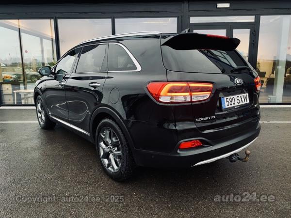 Black Kia Sorento 2016 in Tallinn, with an engine capacity of 2.20 L and mileage of 258 thousand km for 15900 €, photo 2 on AUTOMOTO.COM.LV