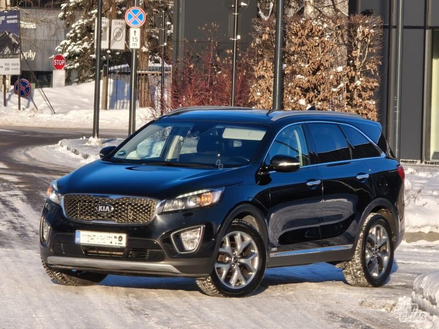 Black Kia Sorento 2016 in Vilnius, with an engine capacity of 2.20 L and mileage of 183 thousand km for 17303 €, photo 1 on AUTOMOTO.COM.LV