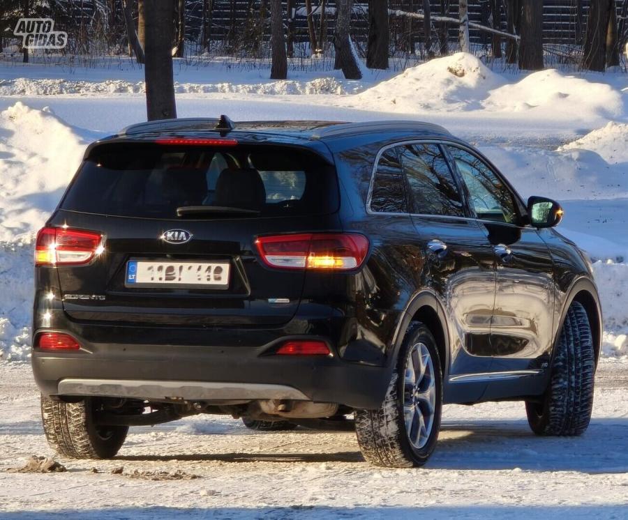 Black Kia Sorento 2016 in Vilnius, with an engine capacity of 2.20 L and mileage of 183 thousand km for 17303 €, photo 5 on AUTOMOTO.COM.LV