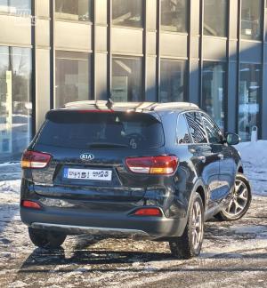 Black Kia Sorento 2016 in Vilnius, with an engine capacity of 2.20 L and mileage of 183 thousand km for 17303 €, photo 9 on AUTOMOTO.COM.LV