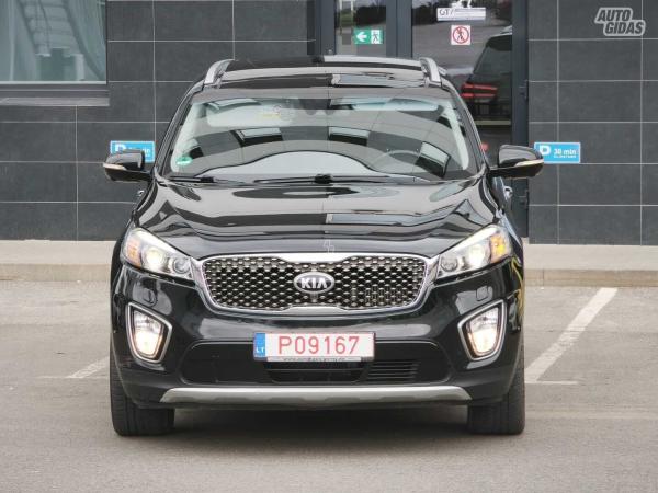 Black Kia Sorento 2016 in Vilnius, with an engine capacity of 2.20 L and mileage of 183 thousand km for 16300 €, photo 4 on AUTOMOTO.COM.LV