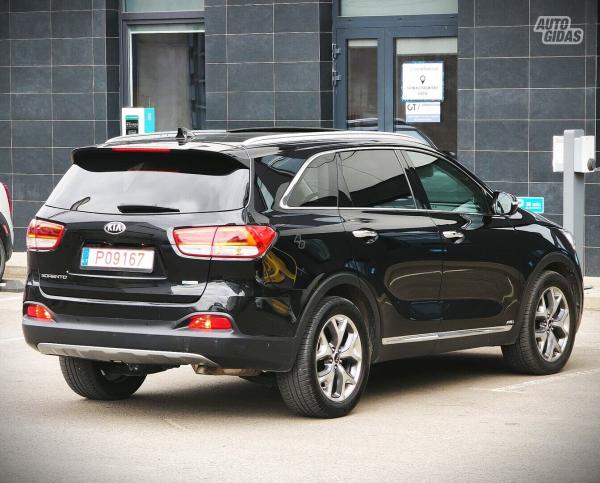 Black Kia Sorento 2016 in Vilnius, with an engine capacity of 2.20 L and mileage of 183 thousand km for 16300 €, photo 7 on AUTOMOTO.COM.LV