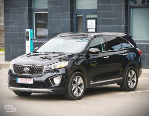 Black Kia Sorento 2016 in Vilnius, with an engine capacity of 2.20 L and mileage of 183 thousand km for 14950 €, photo 3 on AUTOMOTO.COM.LV