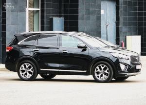 Black Kia Sorento 2016 in Vilnius, with an engine capacity of 2.20 L and mileage of 183 thousand km for 14950 €, photo 7 on AUTOMOTO.COM.LV