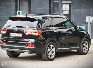 Black Kia Sorento 2016 in Vilnius, with an engine capacity of 2.20 L and mileage of 183 thousand km for 14950 €, photo 14 on AUTOMOTO.COM.LV