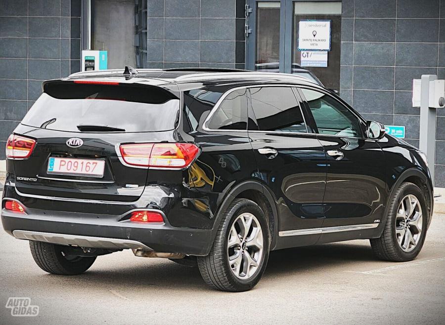 Black Kia Sorento 2016 in Vilnius, with an engine capacity of 2.20 L and mileage of 183 thousand km for 14950 €, photo 14 on AUTOMOTO.COM.LV