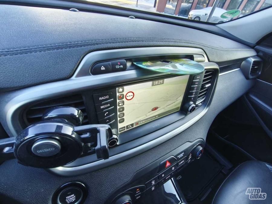 Black Kia Sorento 2016 in Vilnius, with an engine capacity of 2.20 L and mileage of 183 thousand km for 14950 €, photo 23 on AUTOMOTO.COM.LV