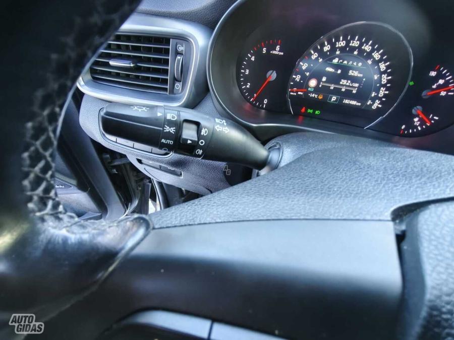 Black Kia Sorento 2016 in Vilnius, with an engine capacity of 2.20 L and mileage of 183 thousand km for 14950 €, photo 25 on AUTOMOTO.COM.LV