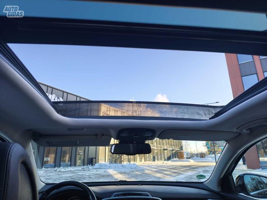 Black Kia Sorento 2016 in Vilnius, with an engine capacity of 2.20 L and mileage of 183 thousand km for 14950 €, photo 28 on AUTOMOTO.COM.LV