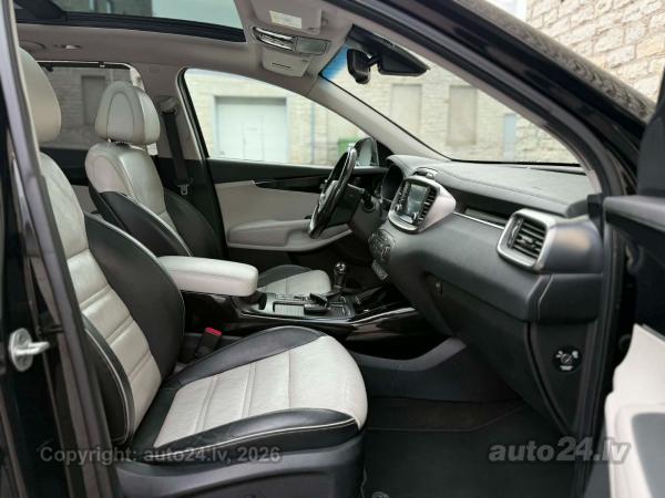 Melns Kia Sorento 2016 Tallina, ar dzinēja tilpumu 2.20 L un nobraukumu 261 tūkst. km par 13700 €, foto 10 vietnē AUTOMOTO.COM.LV