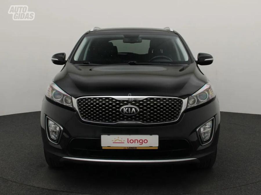 Black Kia Sorento 2016 in Vilnius, with an engine capacity of 2.20 L and mileage of 268 thousand km for 13399 €, photo 4 on AUTOMOTO.COM.LV