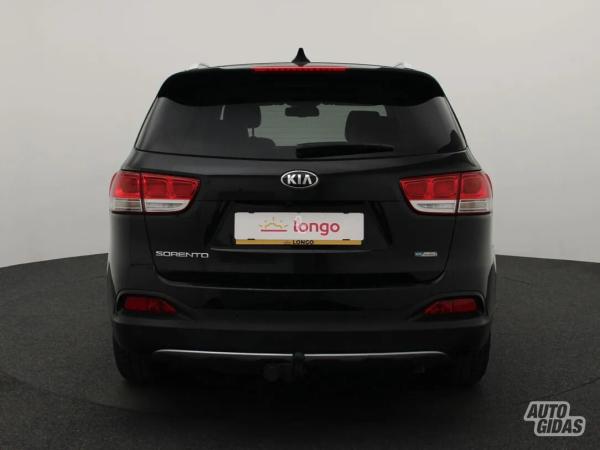 Black Kia Sorento 2016 in Vilnius, with an engine capacity of 2.20 L and mileage of 268 thousand km for 13399 €, photo 5 on AUTOMOTO.COM.LV