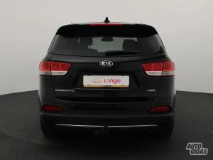 Black Kia Sorento 2016 in Vilnius, with an engine capacity of 2.20 L and mileage of 268 thousand km for 13399 €, photo 6 on AUTOMOTO.COM.LV