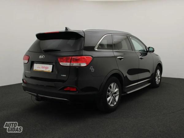 Black Kia Sorento 2016 in Vilnius, with an engine capacity of 2.20 L and mileage of 268 thousand km for 13399 €, photo 8 on AUTOMOTO.COM.LV