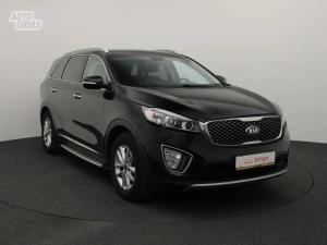 Black Kia Sorento 2016 in Vilnius, with an engine capacity of 2.20 L and mileage of 268 thousand km for 13399 €, photo 11 on AUTOMOTO.COM.LV