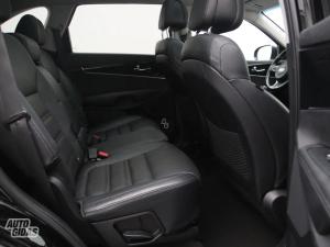 Black Kia Sorento 2016 in Vilnius, with an engine capacity of 2.20 L and mileage of 268 thousand km for 13399 €, photo 16 on AUTOMOTO.COM.LV
