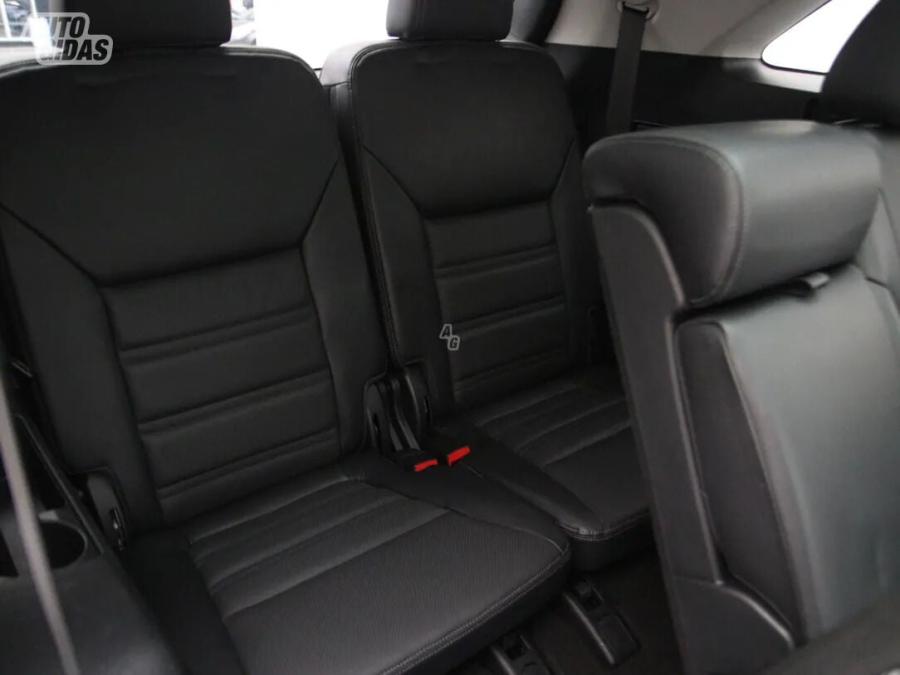 Black Kia Sorento 2016 in Vilnius, with an engine capacity of 2.20 L and mileage of 268 thousand km for 13399 €, photo 17 on AUTOMOTO.COM.LV