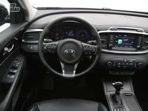 Black Kia Sorento 2016 in Vilnius, with an engine capacity of 2.20 L and mileage of 268 thousand km for 13399 €, photo 19 on AUTOMOTO.COM.LV
