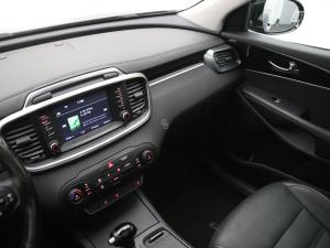 Black Kia Sorento 2016 in Vilnius, with an engine capacity of 2.20 L and mileage of 268 thousand km for 13399 €, photo 23 on AUTOMOTO.COM.LV
