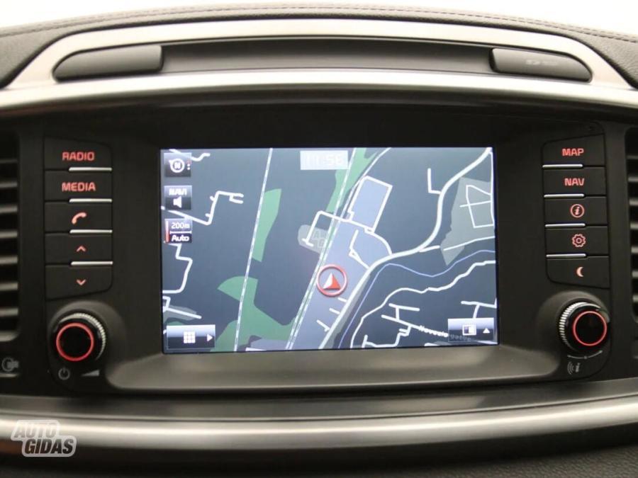 Black Kia Sorento 2016 in Vilnius, with an engine capacity of 2.20 L and mileage of 268 thousand km for 13399 €, photo 26 on AUTOMOTO.COM.LV