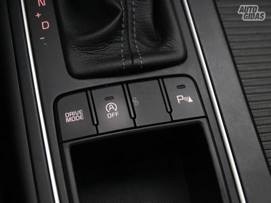 Black Kia Sorento 2016 in Vilnius, with an engine capacity of 2.20 L and mileage of 268 thousand km for 13399 €, photo 32 on AUTOMOTO.COM.LV