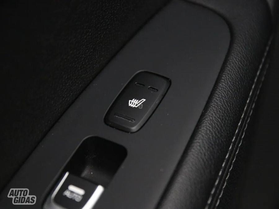Black Kia Sorento 2016 in Vilnius, with an engine capacity of 2.20 L and mileage of 268 thousand km for 13399 €, photo 33 on AUTOMOTO.COM.LV