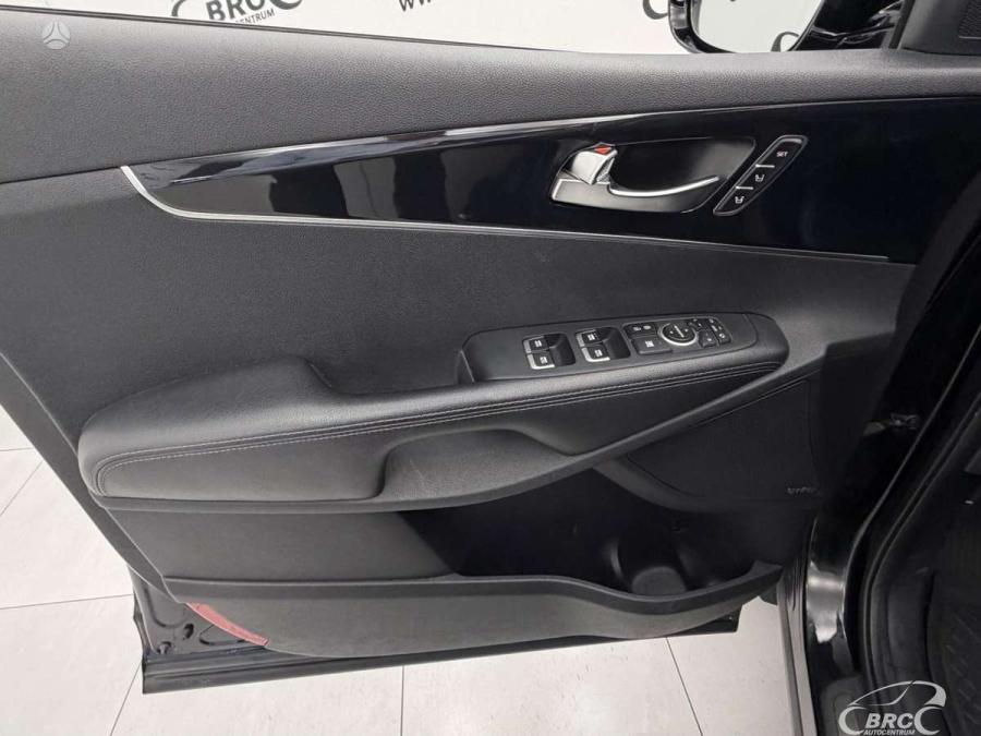 Melns Kia Sorento 2016 Viļņa, ar dzinēja tilpumu 2.20 L un nobraukumu 184 tūkst. km par 14500 €, foto 25 vietnē AUTOMOTO.COM.LV