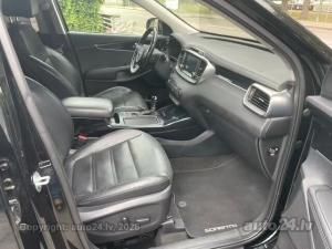 Melns Kia Sorento 2016 Tallina, ar dzinēja tilpumu 2.20 L un nobraukumu 141 tūkst. km par 18490 €, foto 7 vietnē AUTOMOTO.COM.LV