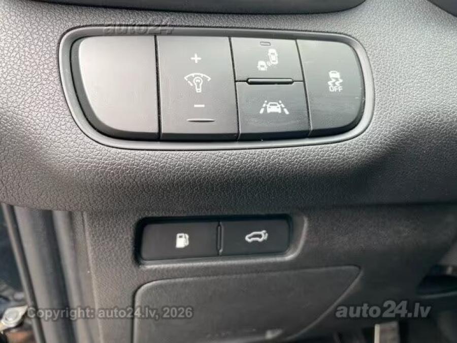 Melns Kia Sorento 2016 Tallina, ar dzinēja tilpumu 2.20 L un nobraukumu 141 tūkst. km par 18490 €, foto 16 vietnē AUTOMOTO.COM.LV