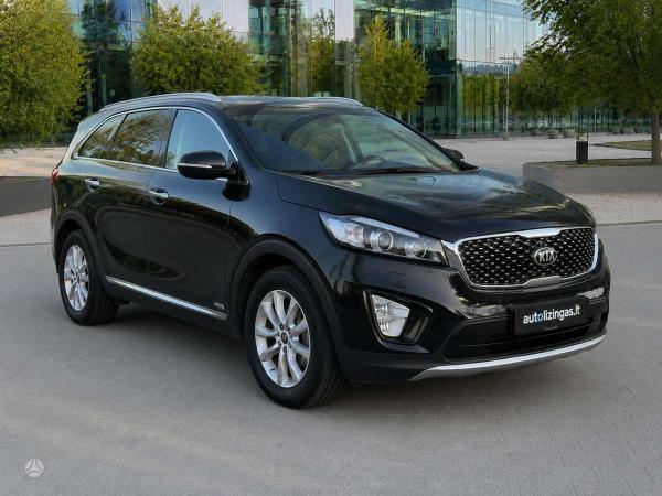 Black Kia Sorento 2016 in Vilnius, with an engine capacity of 2.20 L and mileage of 212 thousand km for 10350 €, photo 2 on AUTOMOTO.COM.LV