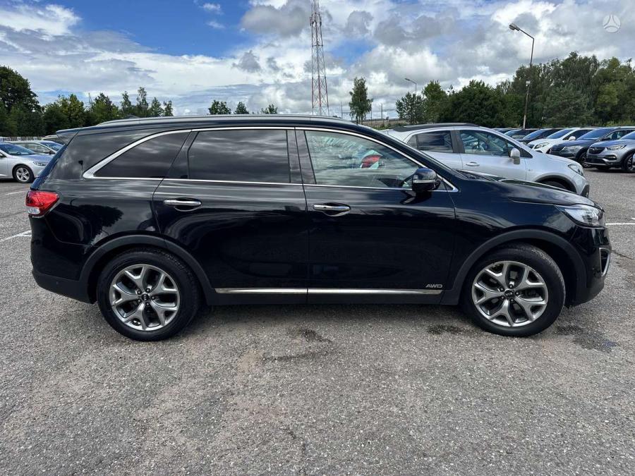 Melns Kia Sorento 2016 Alīta, ar dzinēja tilpumu 2.20 L un nobraukumu 188 tūkst. km par 15400 €, foto 7 vietnē AUTOMOTO.COM.LV