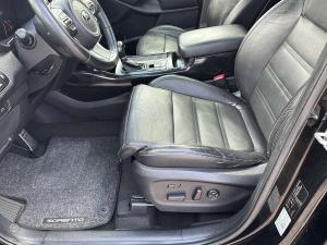 Melns Kia Sorento 2016 Alīta, ar dzinēja tilpumu 2.20 L un nobraukumu 188 tūkst. km par 15400 €, foto 13 vietnē AUTOMOTO.COM.LV