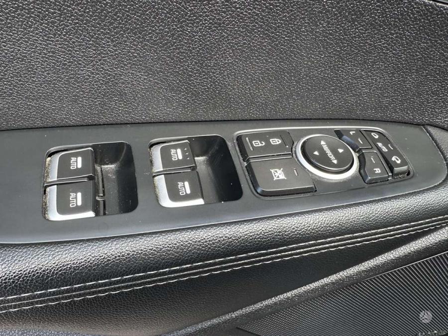 Melns Kia Sorento 2016 Alīta, ar dzinēja tilpumu 2.20 L un nobraukumu 188 tūkst. km par 15400 €, foto 26 vietnē AUTOMOTO.COM.LV